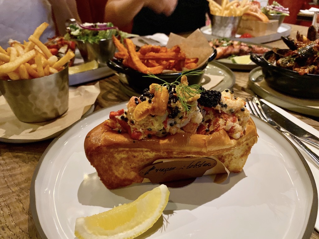 Burger & Lobster Raffles – Now You Can Reserve – Easily satisfied, Hard ...
